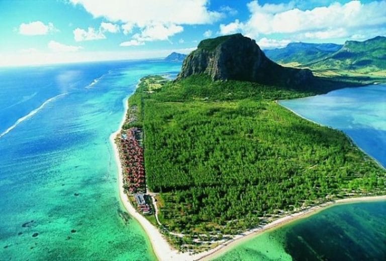 La splendida cascata sottomarina a Mauritius | TPI