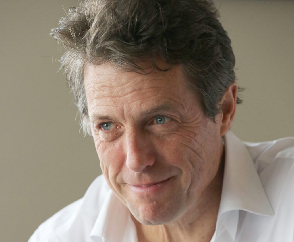 L'attore britannico Hugh Grant si sposerà all'età di 57 anni