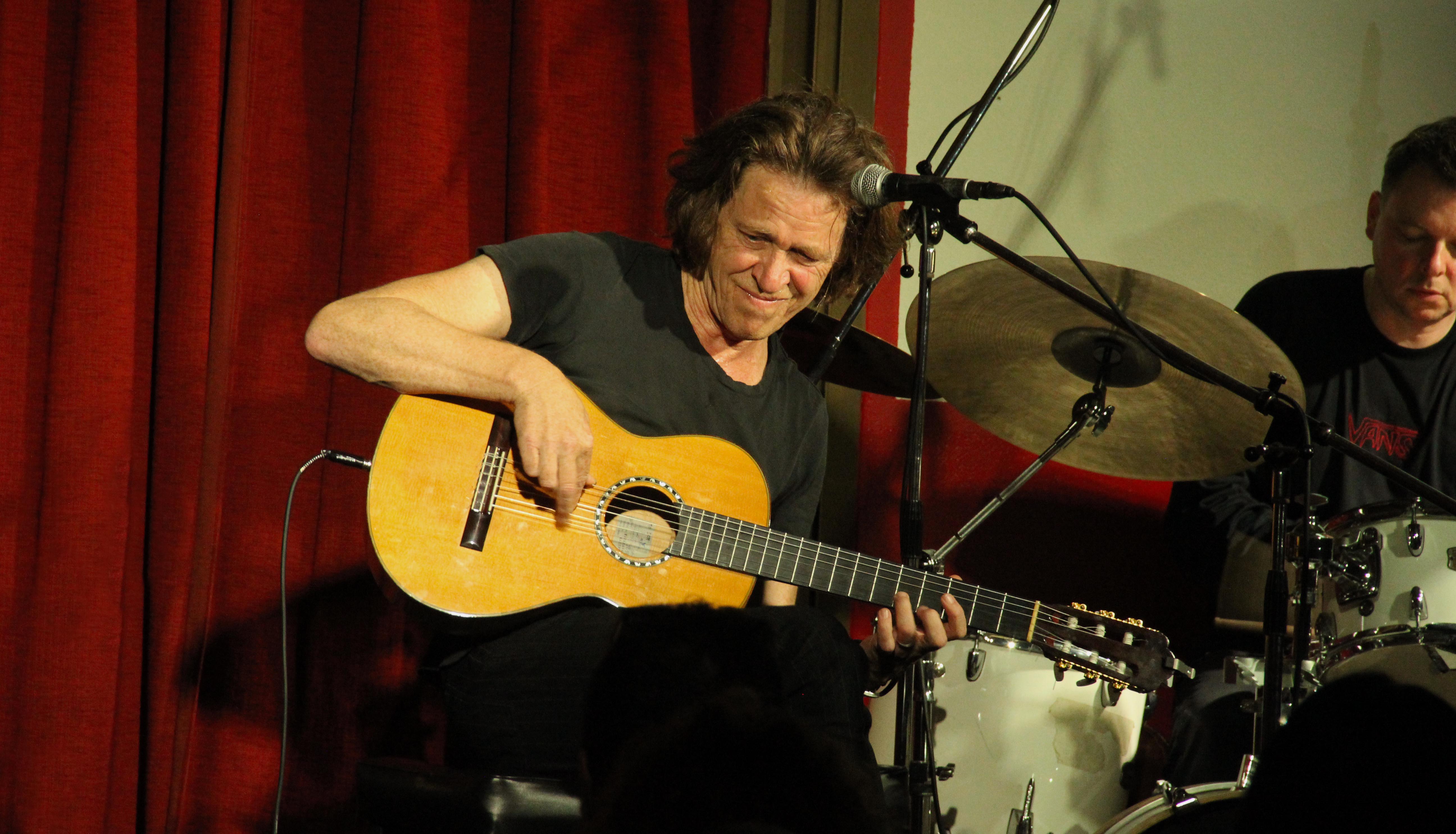 Dominic Miller, braccio destro di Sting, racconta il suo ultimo album ...
