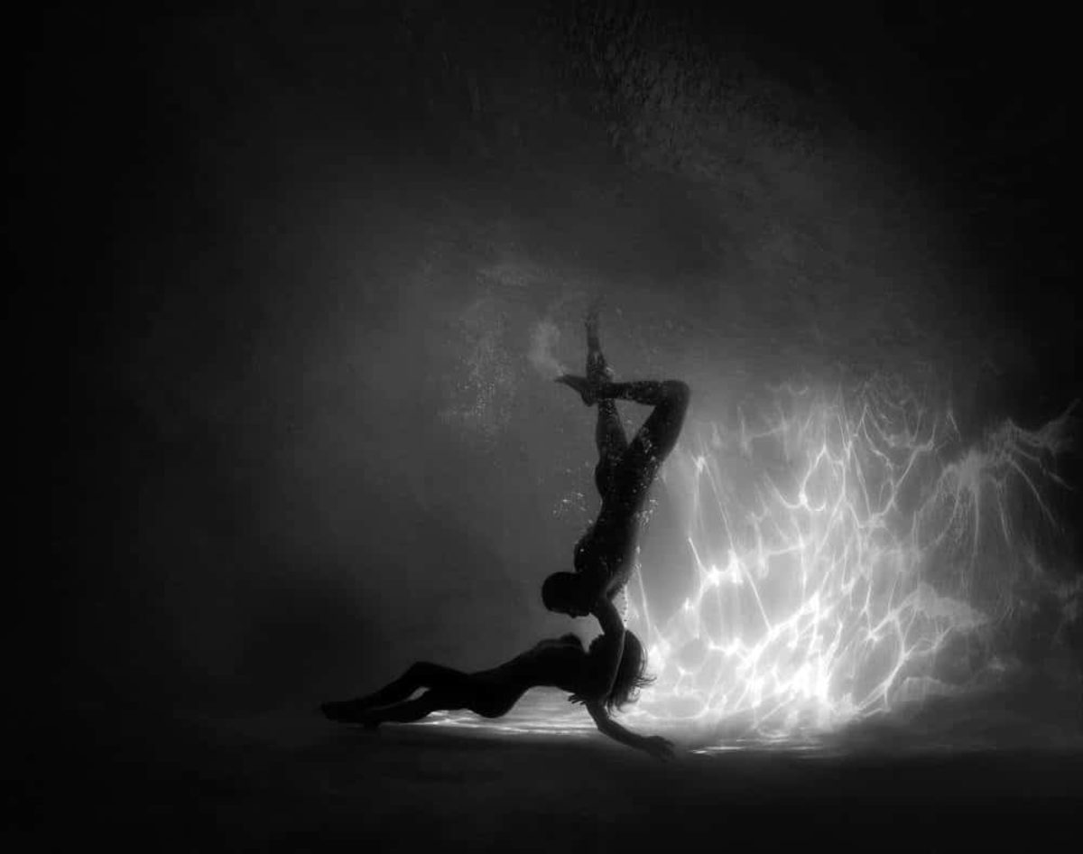 Gli scatti di Ed Freeman che mostrano la sensualità dei nudi sott'acqua