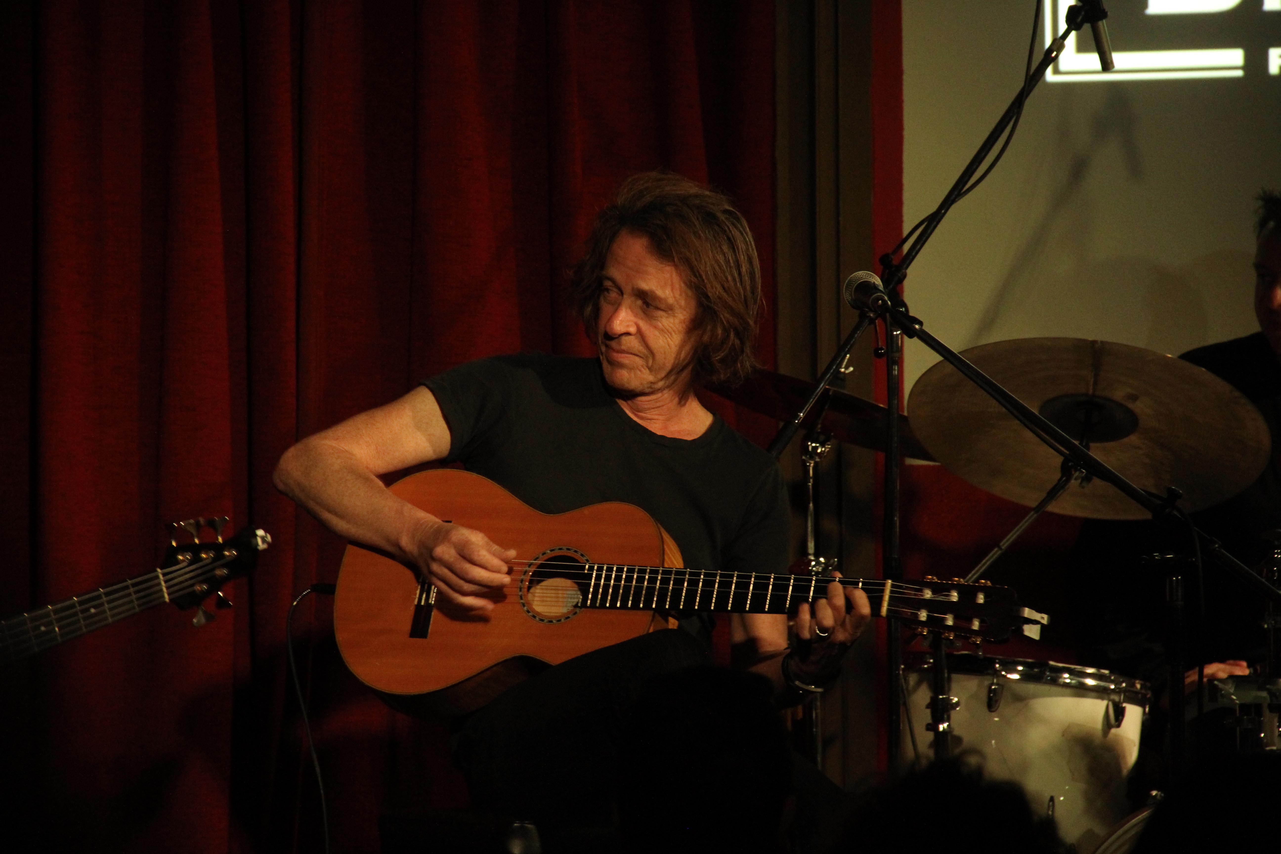 Dominic Miller, braccio destro di Sting, racconta il suo ultimo album ...