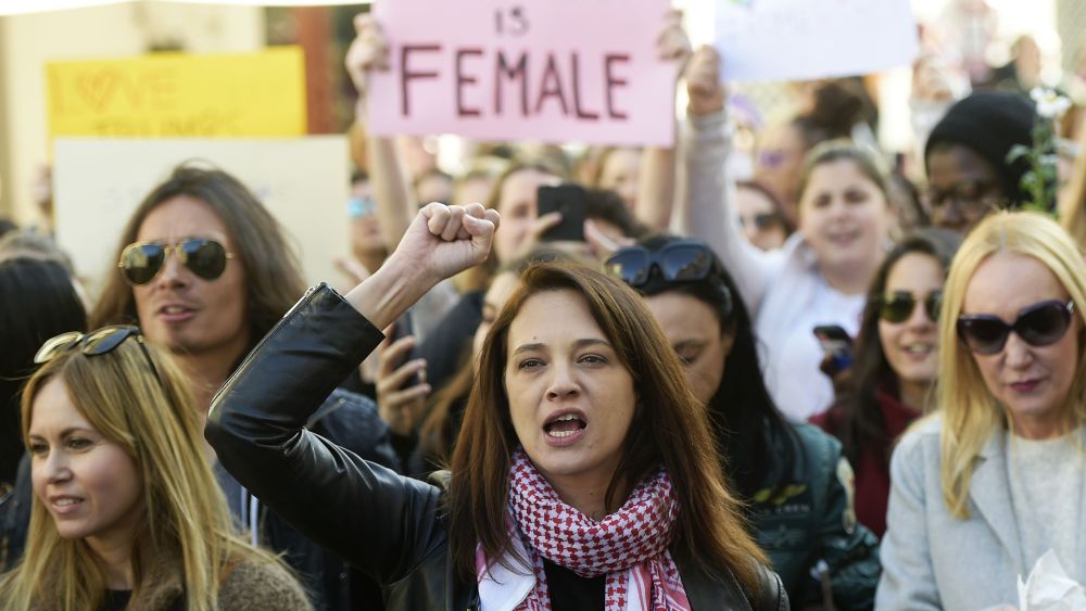 Asia Argento, ecco la lettera con cui il movimento #metoo l'ha scaricata