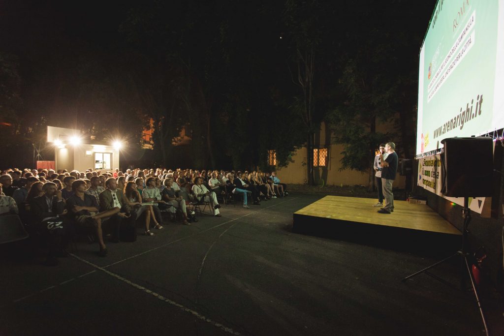 Cinema all'aperto a Roma: il liceo Righi apre l'arena cinematografica ...