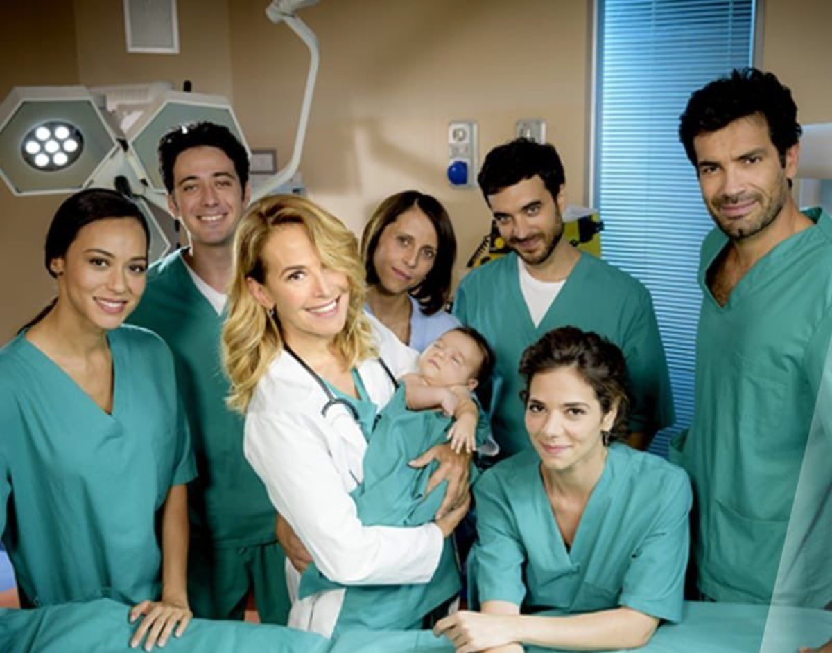 Dottoressa Giò Cast | Attori | Ruoli | Fiction Canale 5 | Barbara D'Urso