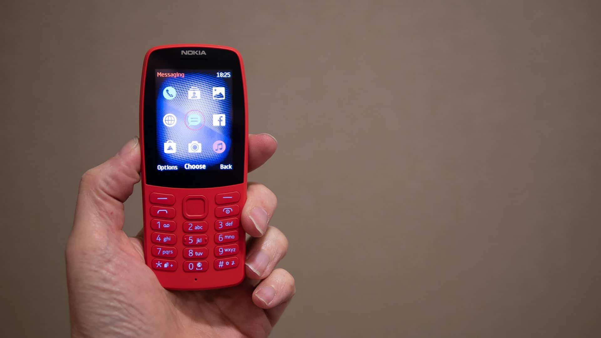 Ecco il Nokia 210: costa 30 euro, ha internet e la batteria dura 20 giorni