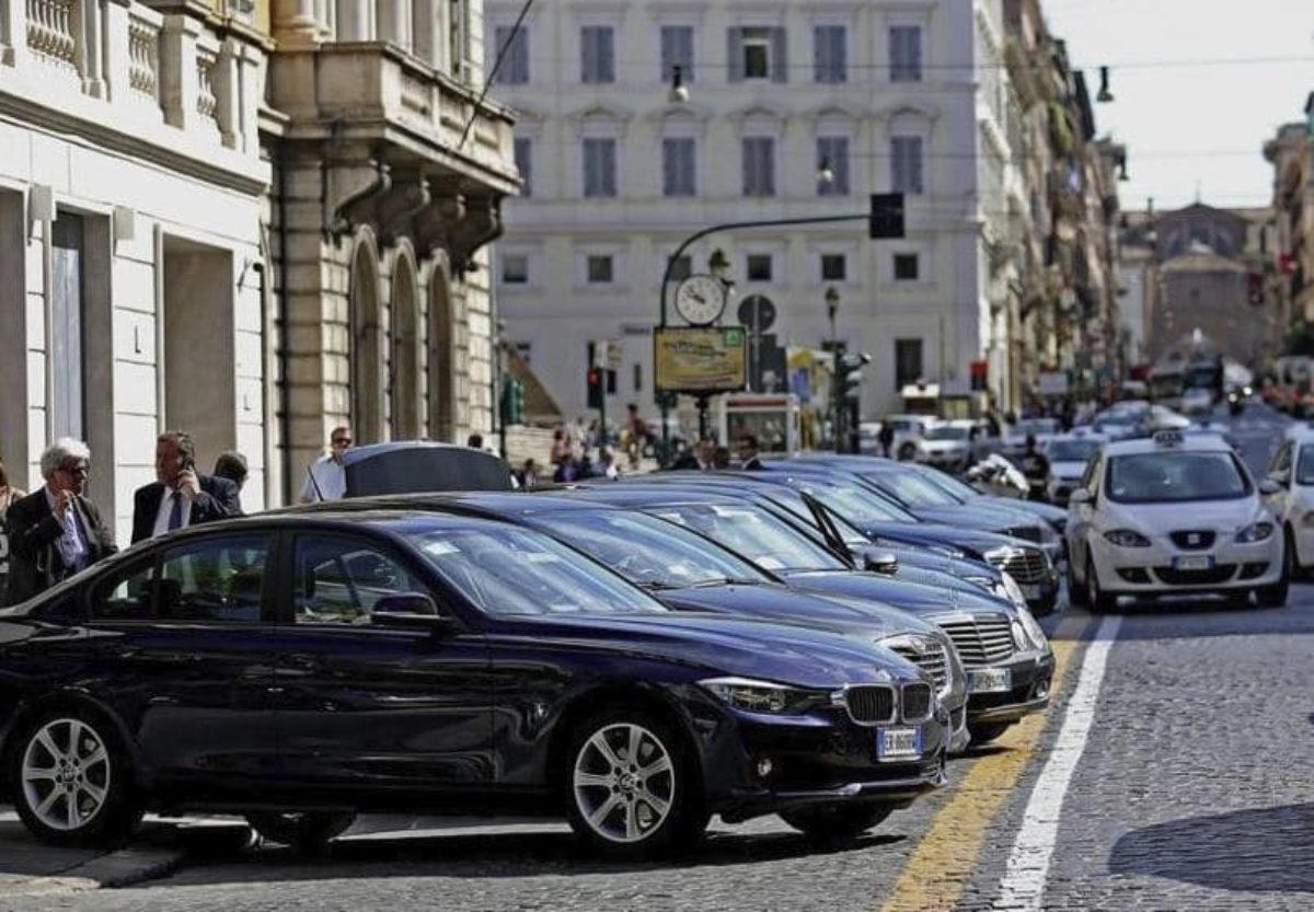 Il governo noleggia nuove auto blu e grigie: in arrivo 8.280 mezzi