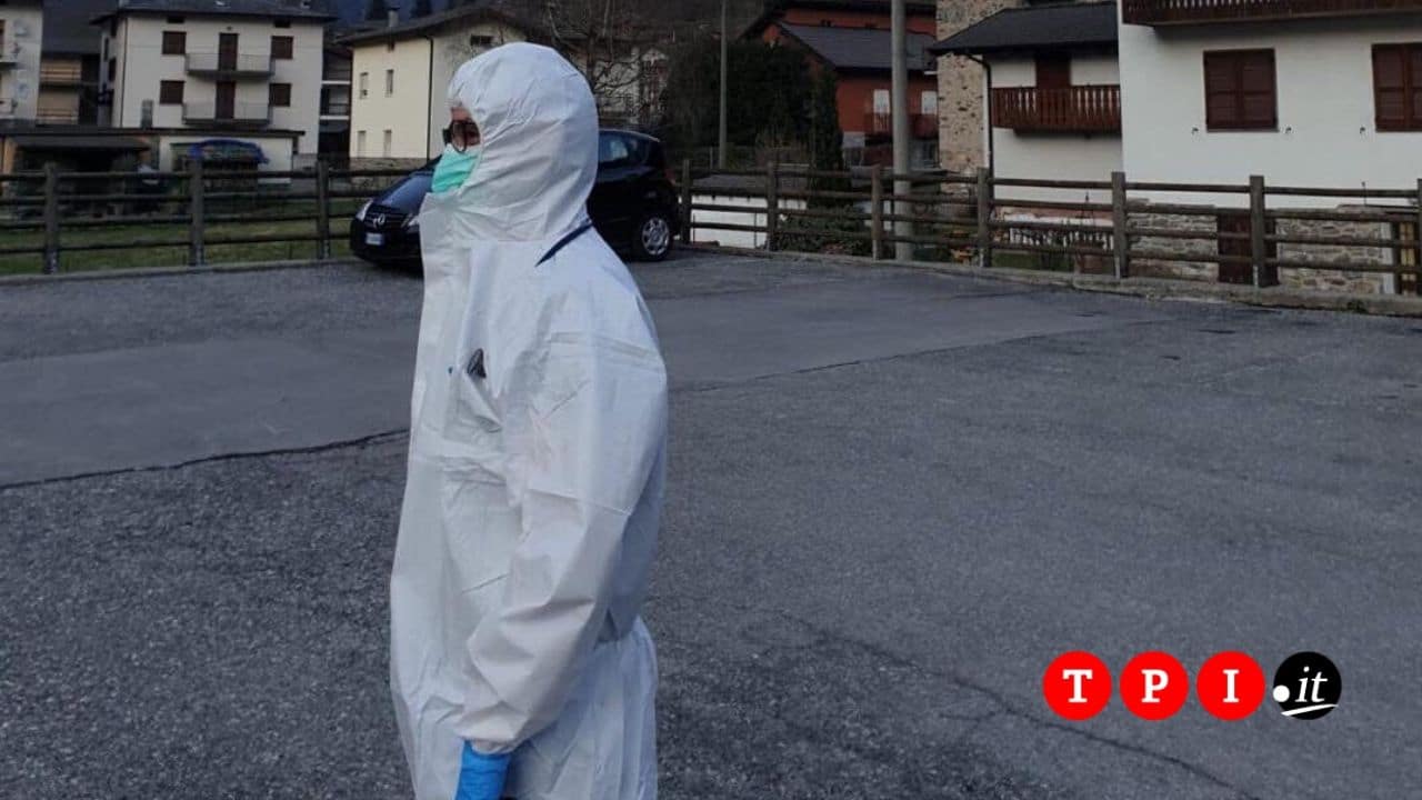 Coronavirus, un medico volontario: "A Bergamo si muore da soli in casa"