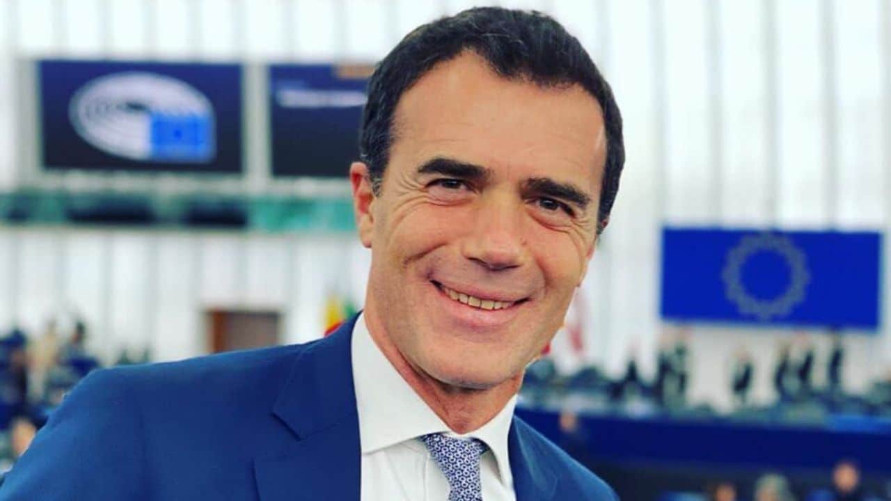 Sandro Gozi: “Mes? Conte non credibile. Francia ha un piano: Italia no”