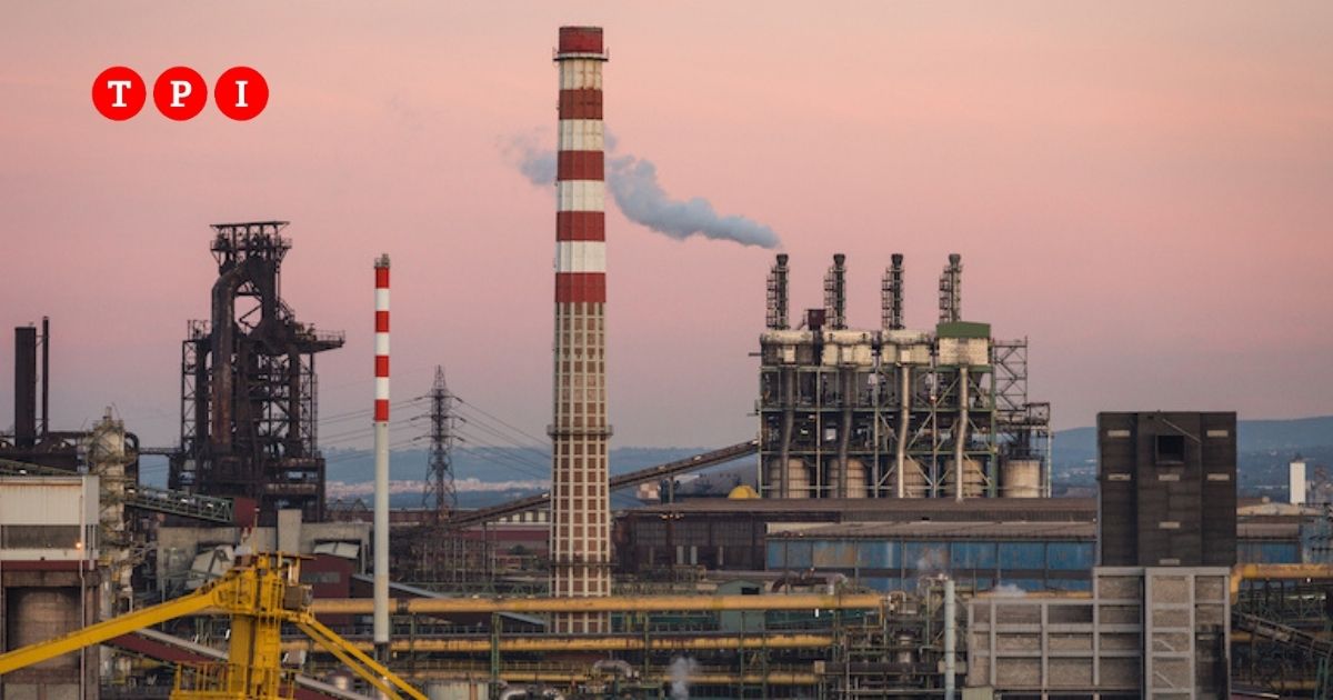 Ex Ilva, tutti condannati per disastro ambientale: 20 anni ai Riva, 3 e ...