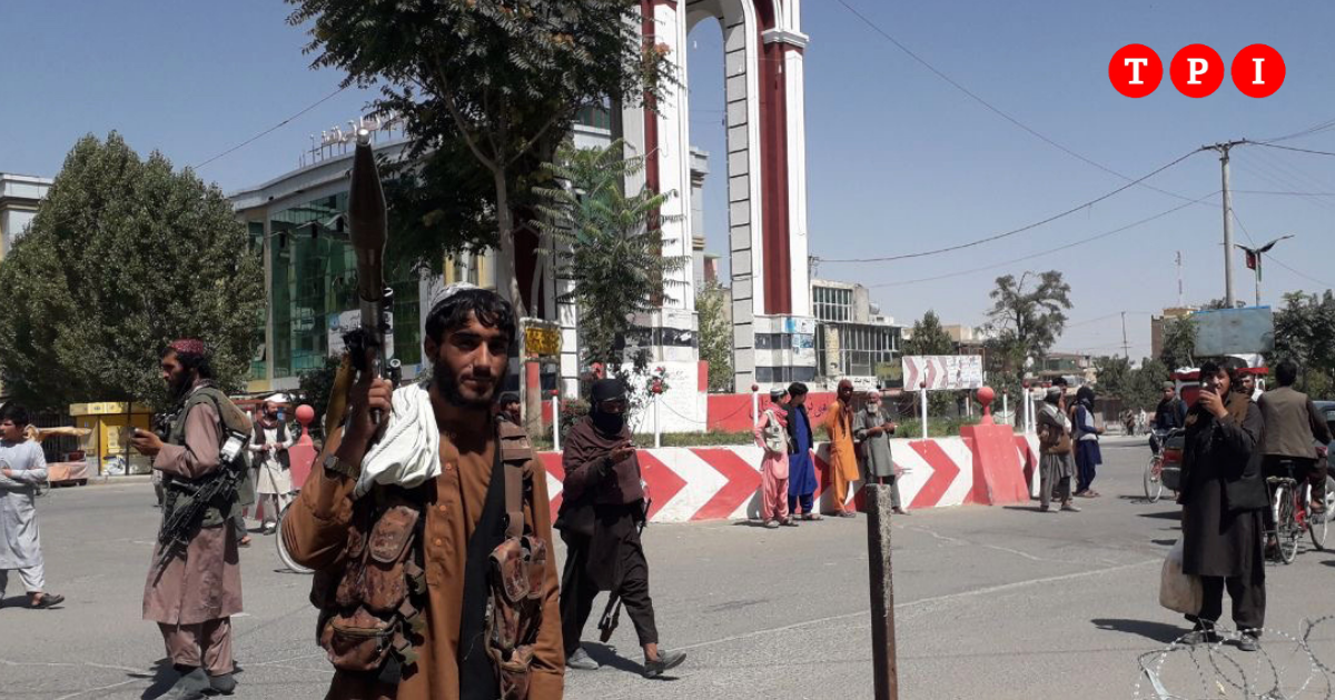 Afghanistan, talebani prendono il decimo capoluogo in sette giorni
