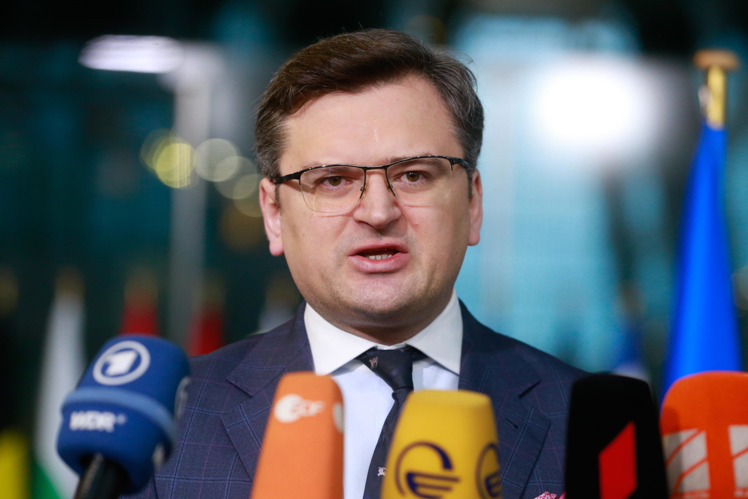 L’Abruzzo “affaccia su tre mari”: la gaffe del presidente Marsilio | VIDEO