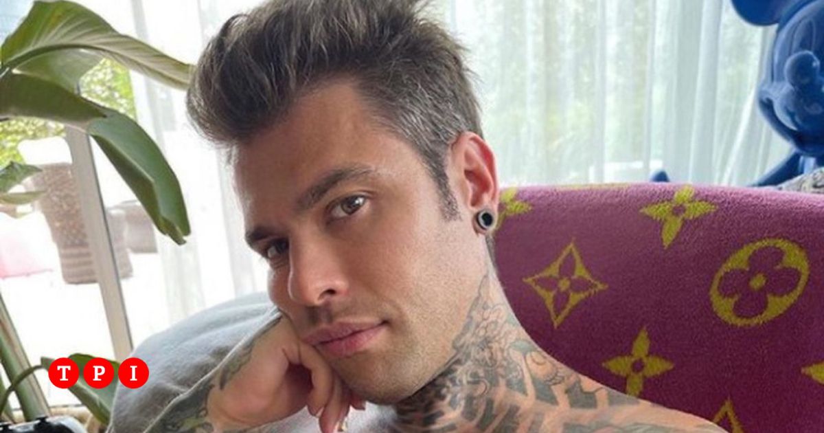 Fedez replica un hater che aveva scritto: "Ma non era in punto di morte?"