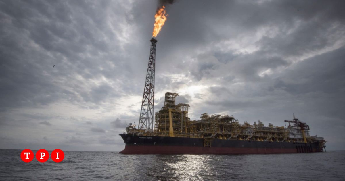 Che cos'è il Gas flaring: il gas bruciato dalle compagnie petrolifere