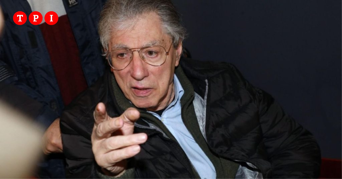Lega, Bossi non molla e rilancia la sua corrente: “Priorità all’autonomia”