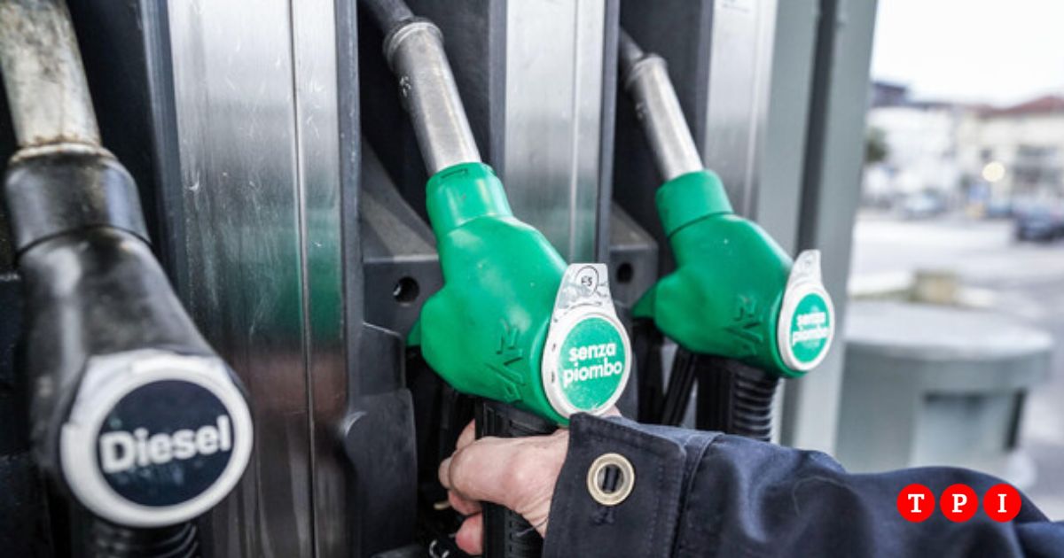 Benzina: distributori convocati alle 15 al ministero dell Imprese