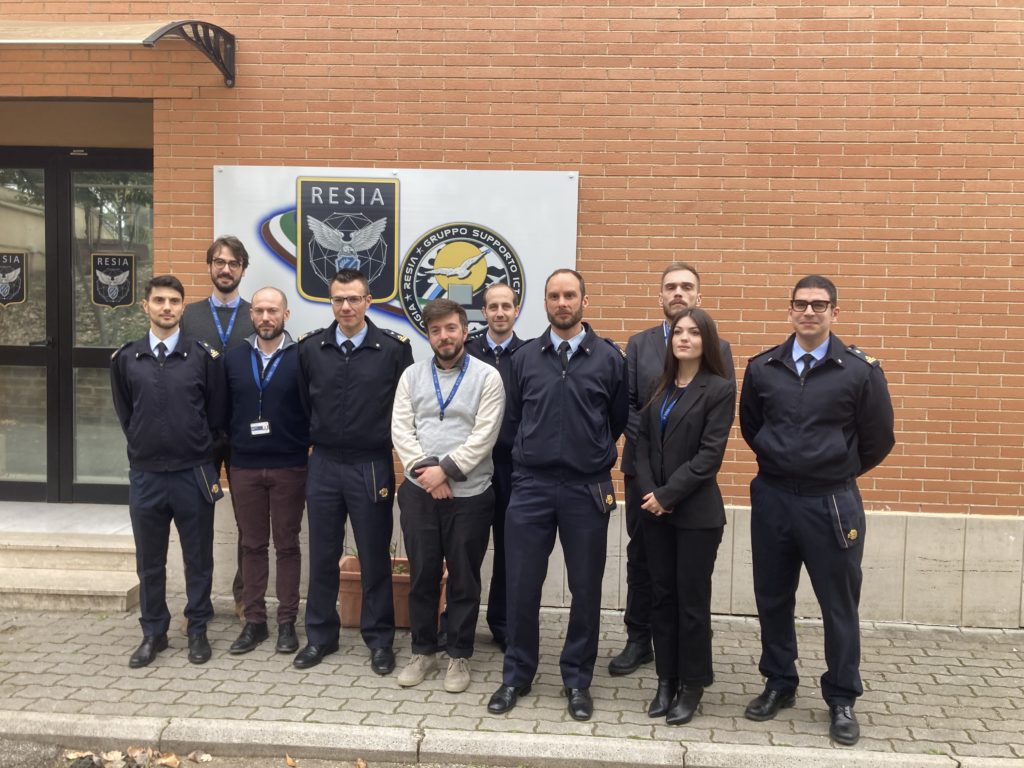 Servire il Paese e frenare la fuga dei giovani cervelli: il caso Deas