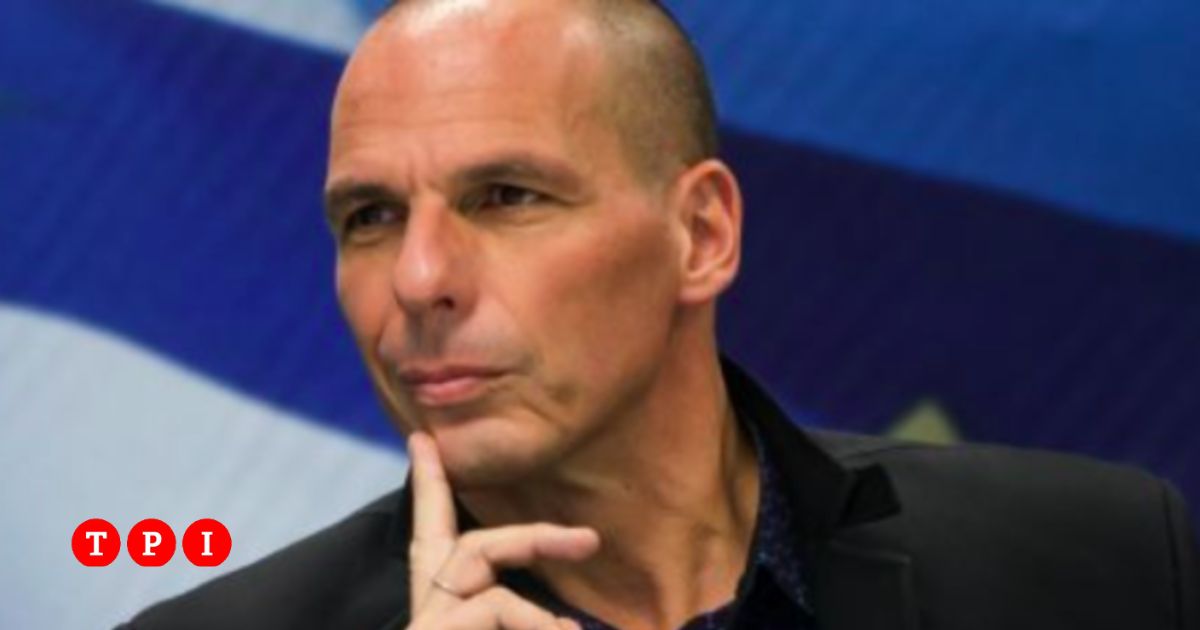 Yanis Varoufakis aggredito in un quartiere anarchico di Atene