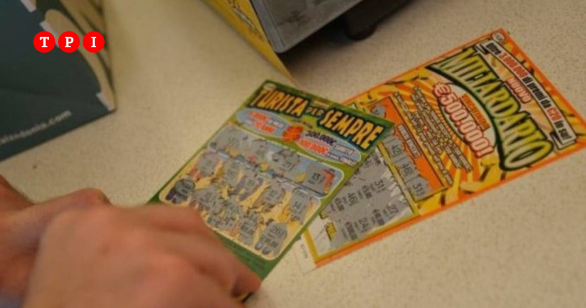 Vince 100mila euro al gratta e vinci e per festeggiare ne compra un ...