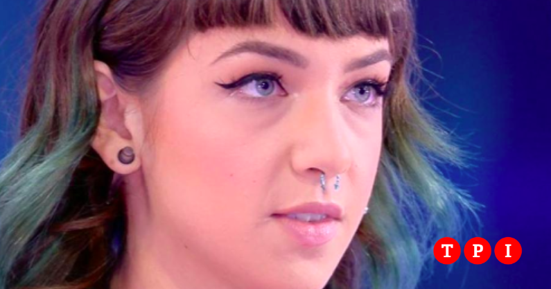 Anna Lou, figlia di Morgan e Asia Argento: "Faccio la rider per mantenermi"