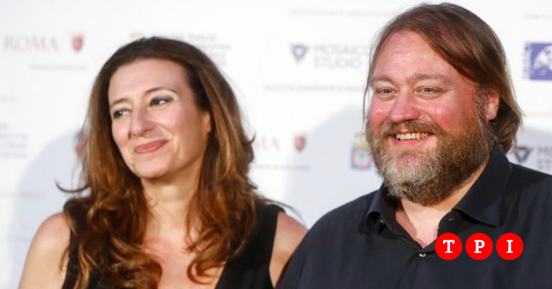 Stefano Fresi si dichiara in diretta alla futura sposa