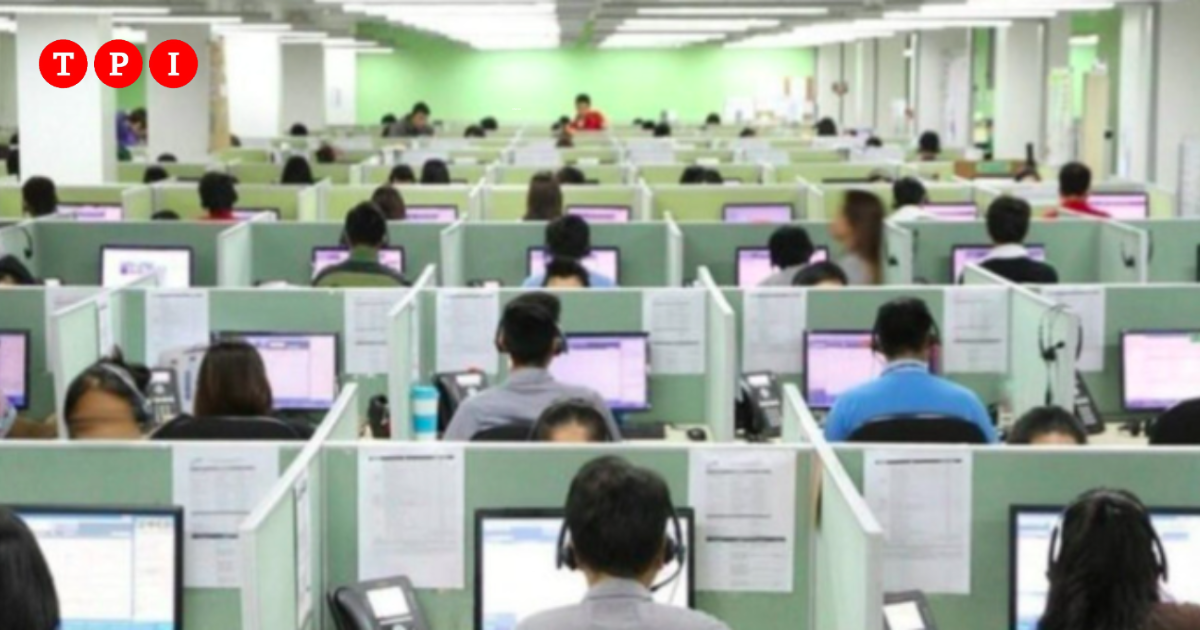 Operatrice di call center muore durante il turno, la denuncia dei colleghi