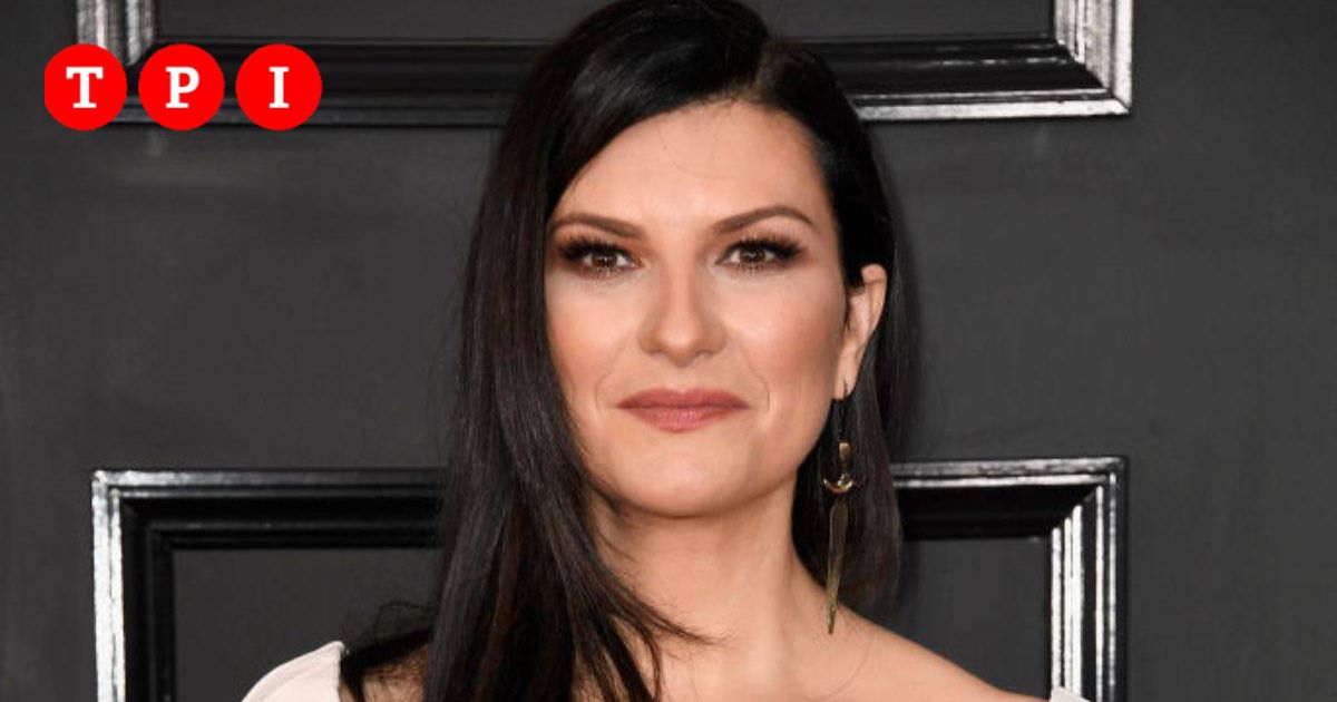 Laura Pausini: "Senza Pippo Baudo non sarei qui". Poi sul matrimonio