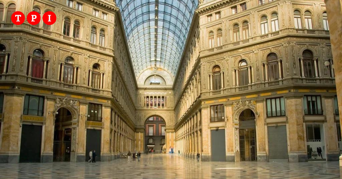 Napoli, diciassettenne accoltellato alla Galleria Umberto I