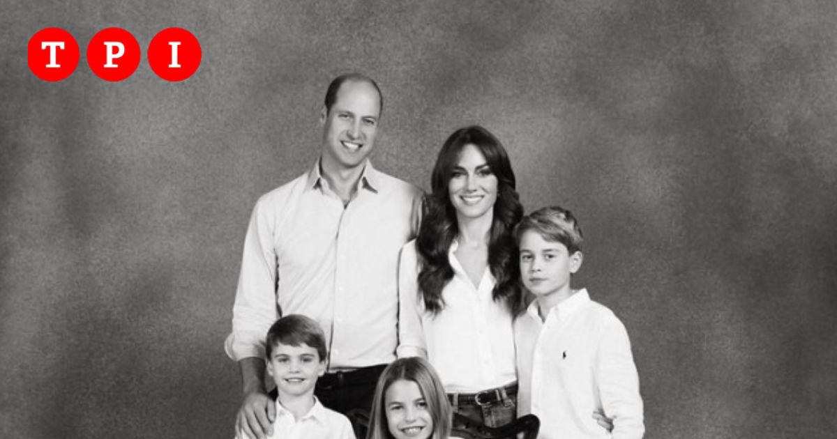 William e Kate, la foto di Natale 2023 con i figli è in bianco e nero
