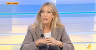 La senatrice di Fdi Mennuni: "La maternità diventi cool" | VIDEO