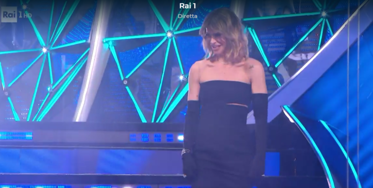 Sanremo 2024, abito Alessandra Amoroso prima serata Festival: stilista