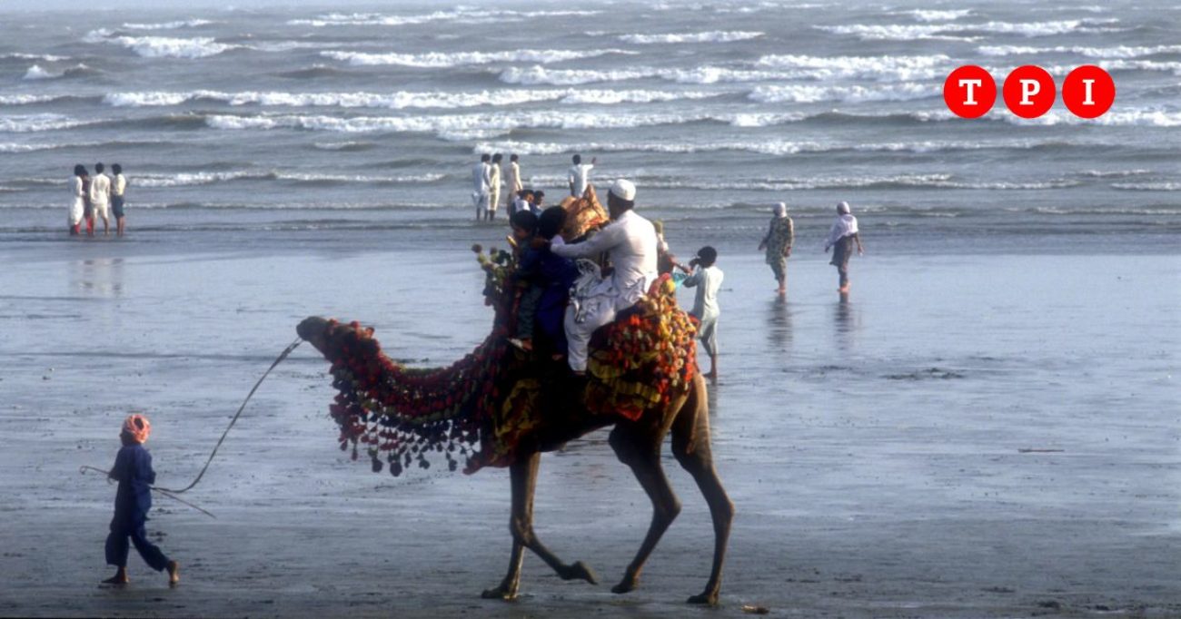 Clima, Pakistan: una settimana senza scuola per 26 milioni di bambini