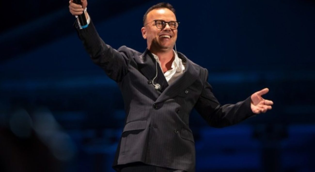 Gigi Uno come te - L'emozione continua streaming e diretta tv: dove