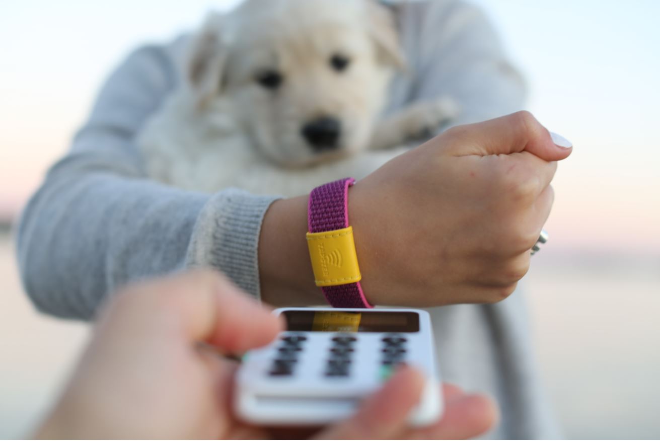 Intesa Sanpaolo e Mastercard presentano il nuovo Payment Bracelet